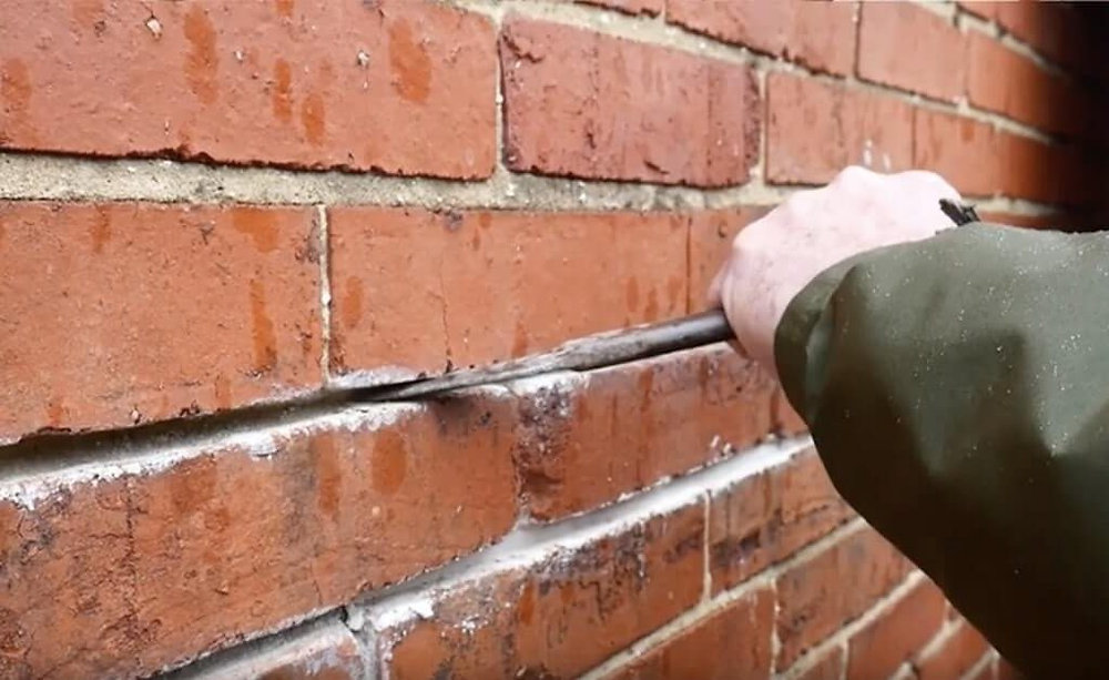 5 major signs your brickwork needs repointing or replacing