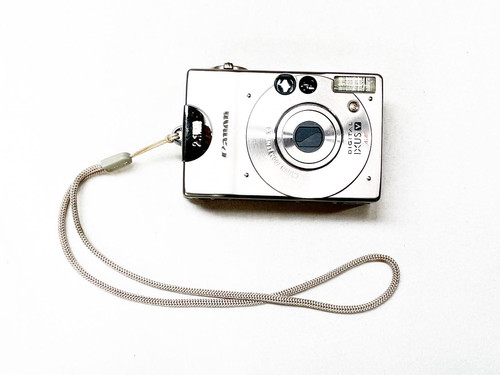 Canon Digital IXUS V Camera with Zoom Lens 5.4-10.8mm 1:2.8-4.0 & Bag ...