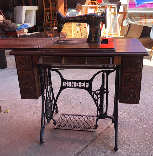 C.1920s Singer Sewing Machine in a Good Condition | Mysite