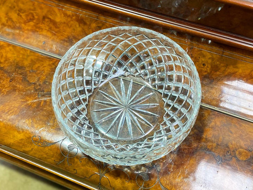 Collectible Diamond Cut Crystal Bowl with Starburst Base Design | Mysite