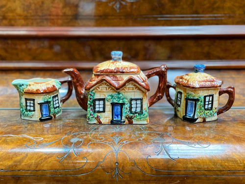 Cottage Tea Set of Teapot, Creamer and Sugar Bowl from C.1950s (Japan ...