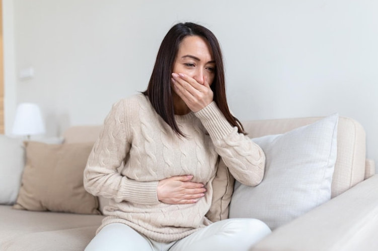 HOW TO CONTROL NAUSEA AND VOMITING DURING PREGNANCY