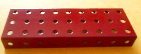 Flanged Plate 9 x 3 holes | Meccano