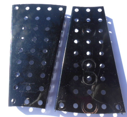 Black sector plates (2) | Meccano