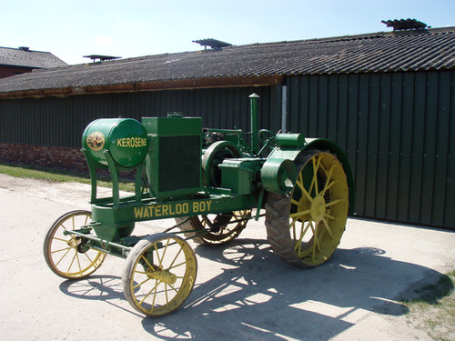 John Deere Waterloo Boy 1923 | happyoldiron
