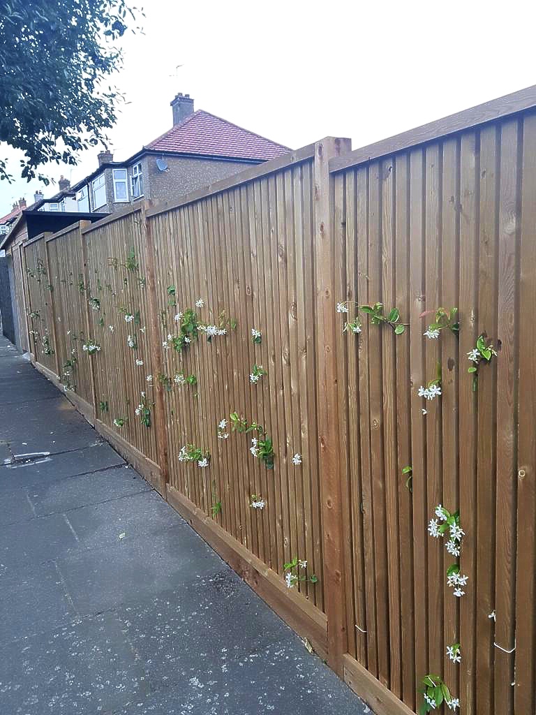 Venetian Slatted Contemporary - Garden Fencing London