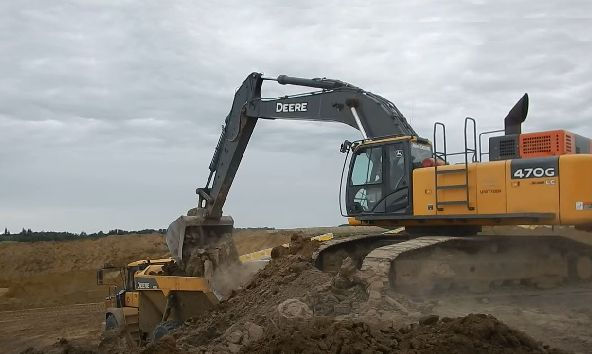 Excavator in the Winter: Tips and Tricks | Conquip Inc.