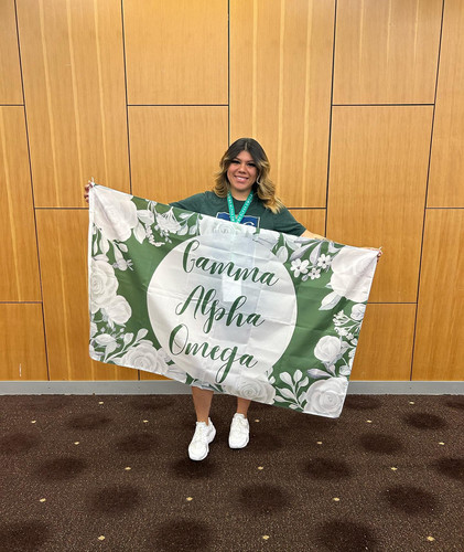 Gamma Alpha Omega Forest Green w/ White Roses Flag | Liberada Designs