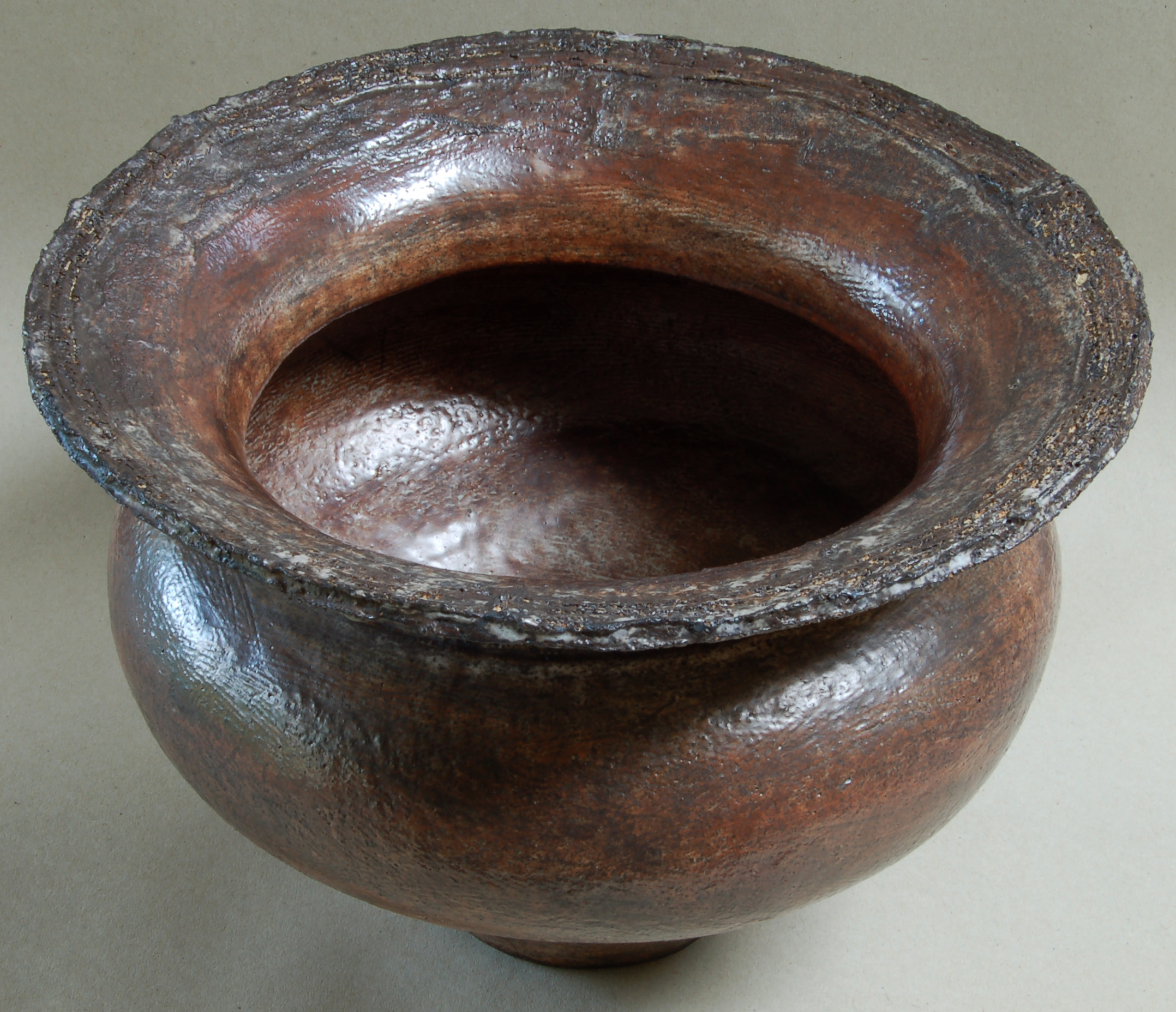 Pots Gallery | Pots and natural forms by Jane Silk