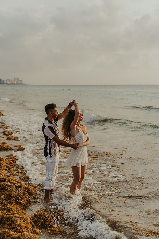 10 Best poses at Miami Beach for couples