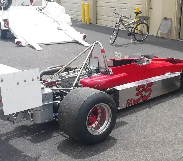 chevron b27