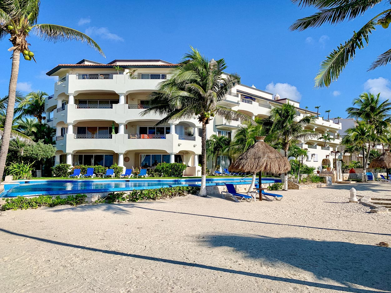 Quinta Luna | Beachfront Condo in Puerto Aventuras Real Estate ...
