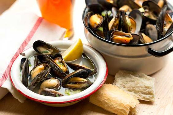 Boston Ale Steamed Mussels