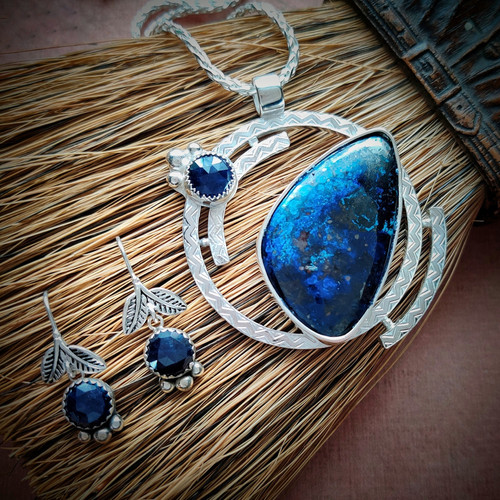Vivid Blues Vibrations .. necklace earrings set | riverdragondesigns
