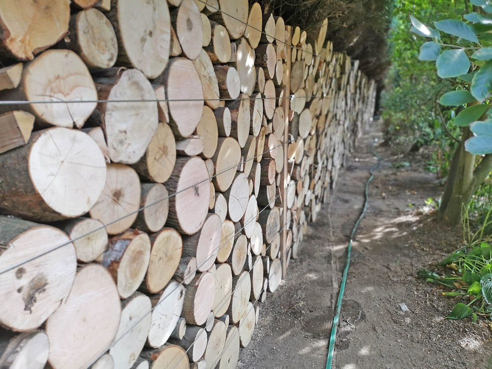 Log wall | Crafted landscapes