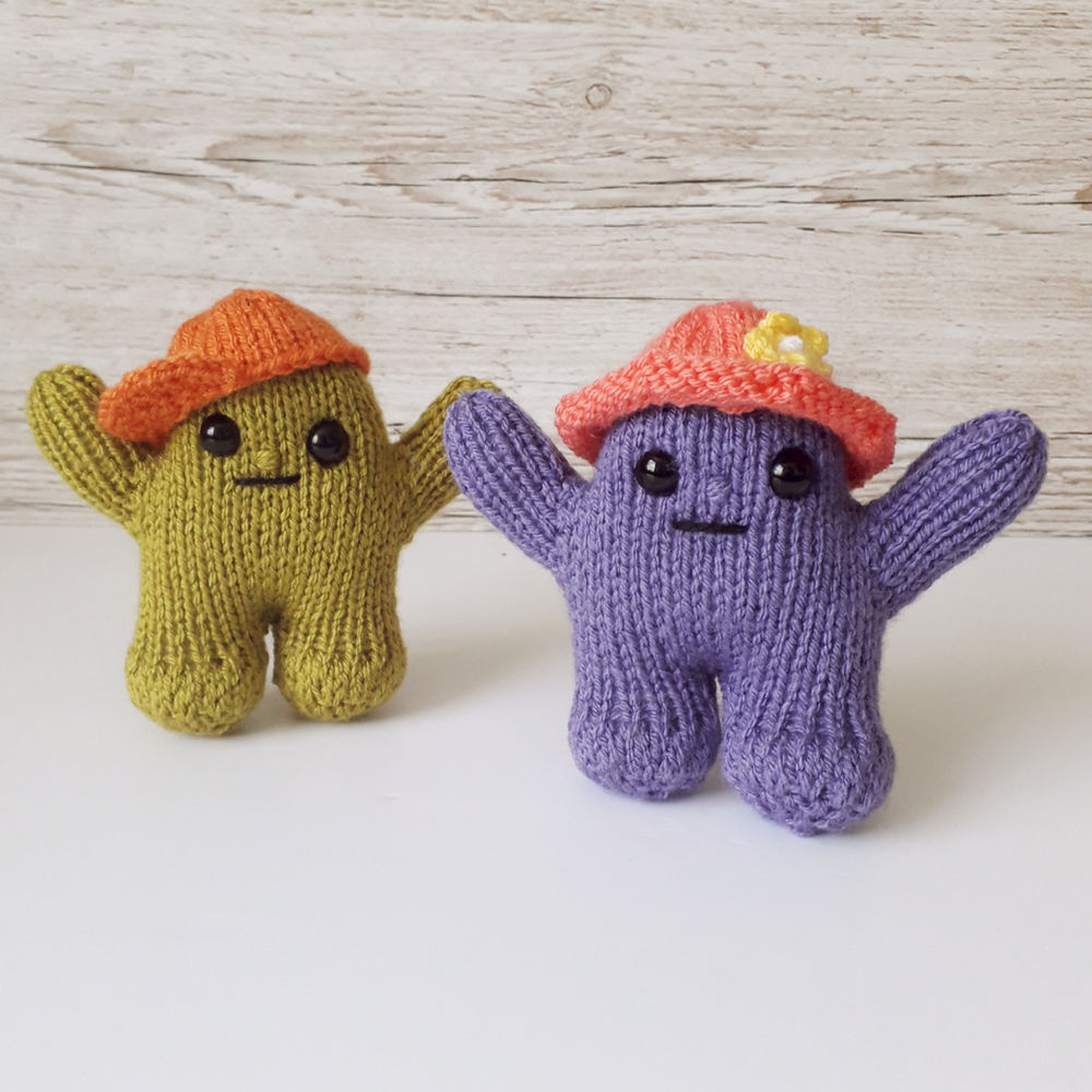 Huggling Monsters - Little knitted hugs for my family and friends