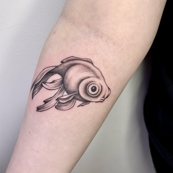 Tattoo Artist | Lou. W. Art | England