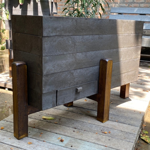 Matera Cubica Rectangular con Base | Recuin