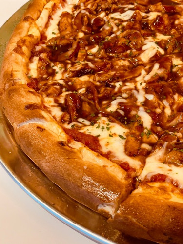 16" Chicken BBQ Pizza | Pizza Hunters