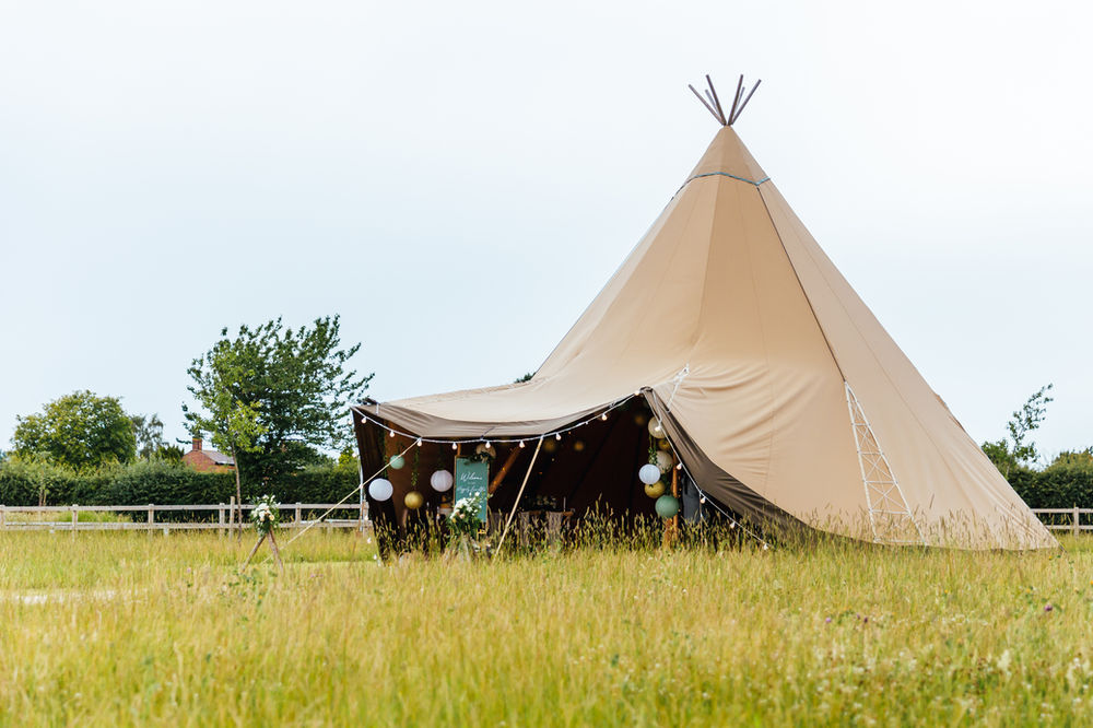 Micro Tipi Wedding Inspo: Meadow Vale Wedding Venue