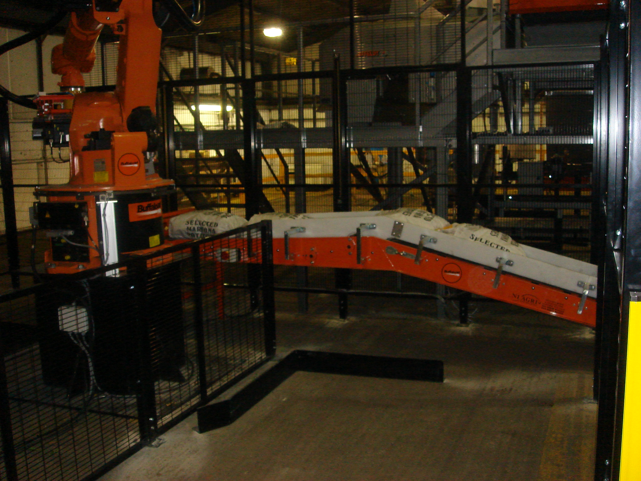 Buffaload Robotic Palletisers - Stacking potatoes | Niagri