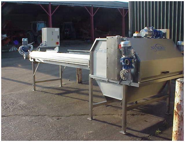 Carrot Topper Parsnip Crowner - Carrot cutting machine | Niagri