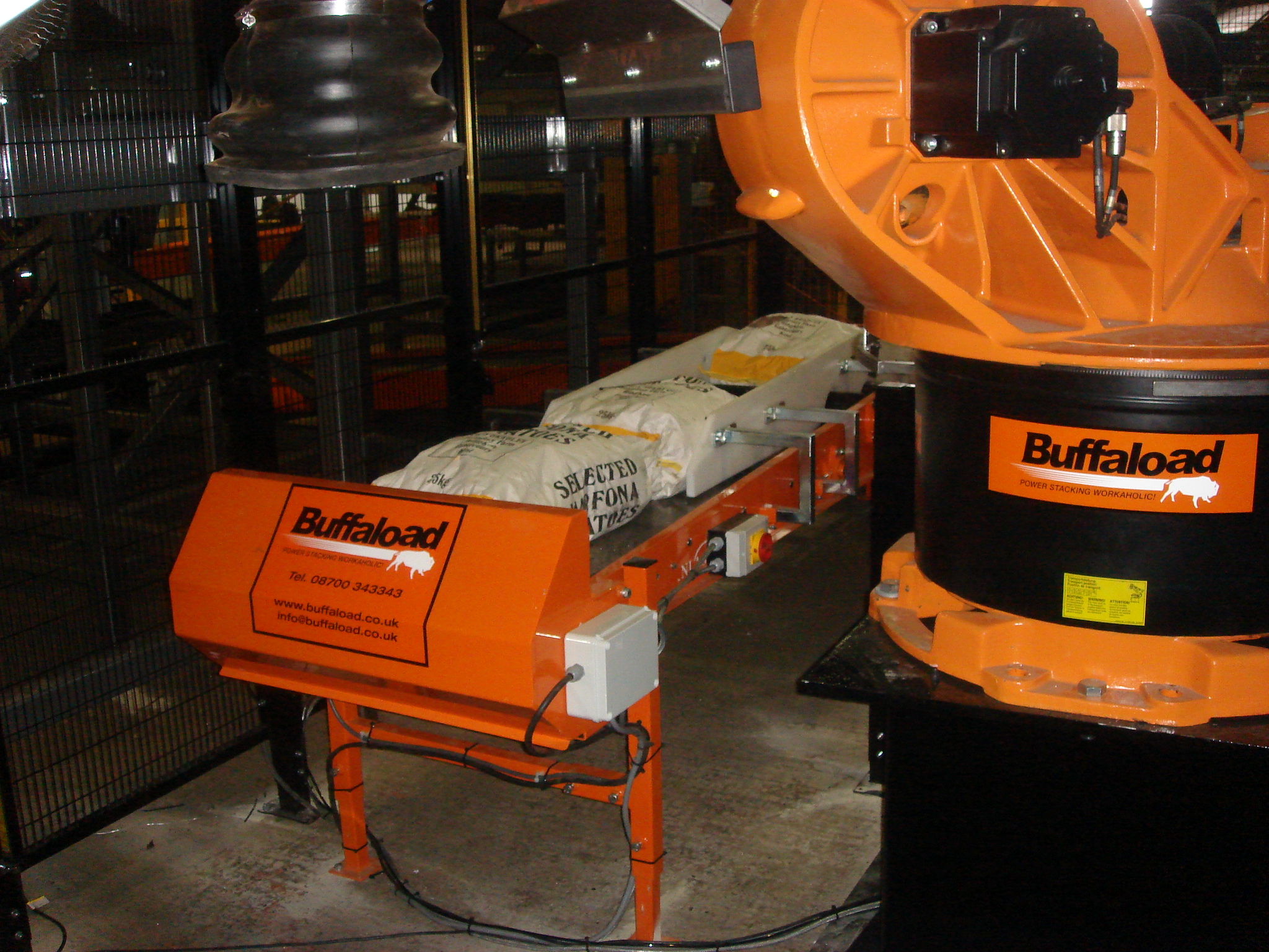 Buffaload Robotic Palletisers - Stacking potatoes | Niagri