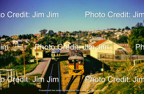 SAR Redhen 305 and Brillcar | RegionalRail