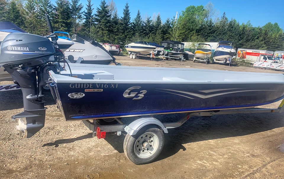 Bateau de pêche G3 GUIDE V16 XT