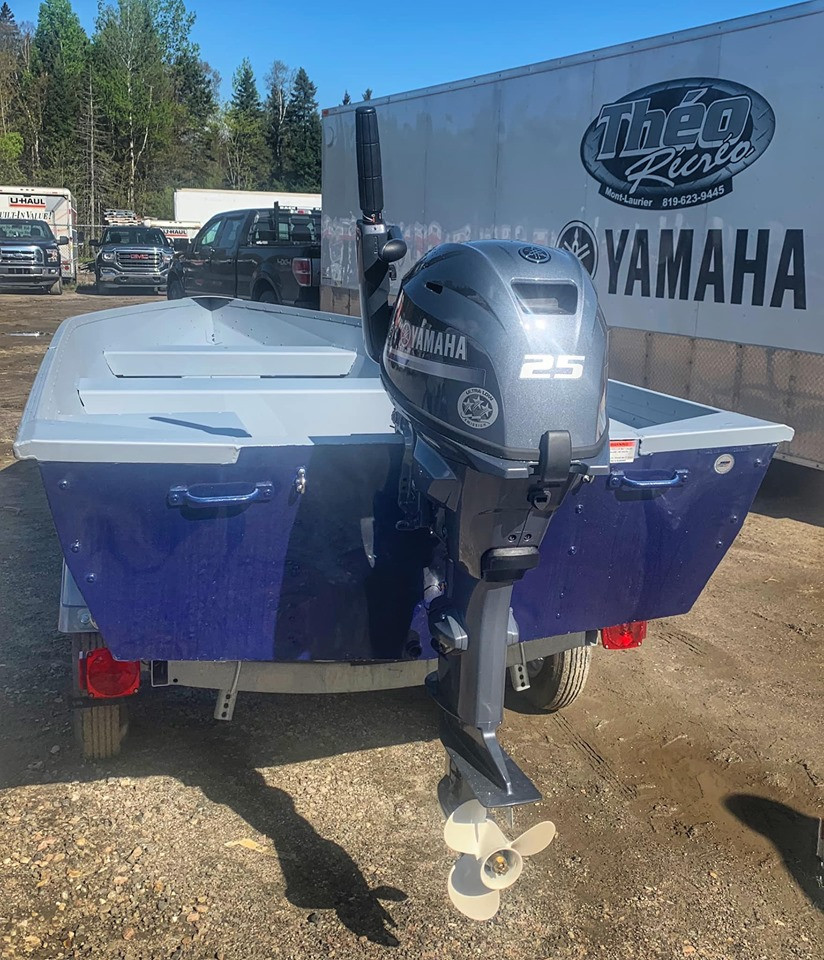 Bateau de pêche G3 GUIDE V16 XT