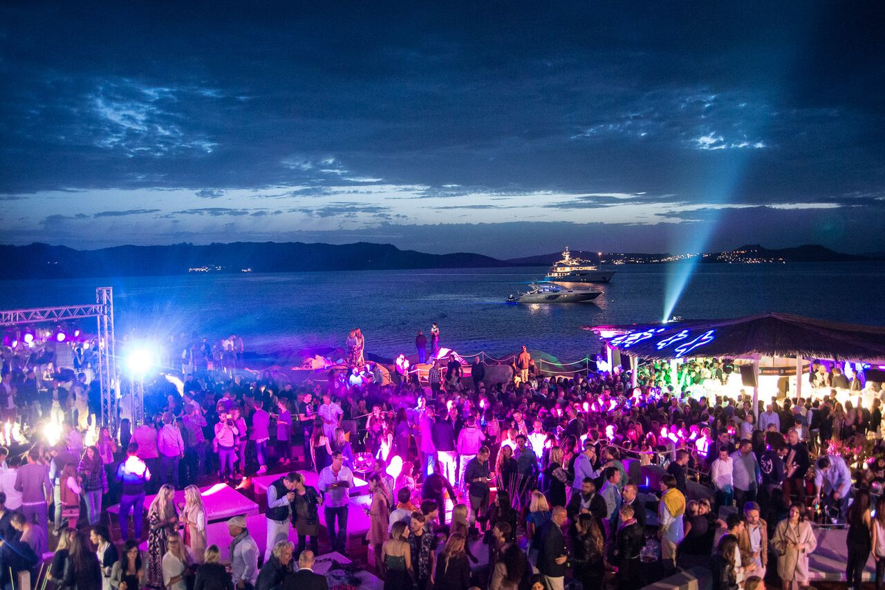 Phi Beach | Baja Sardinia | Discoteca