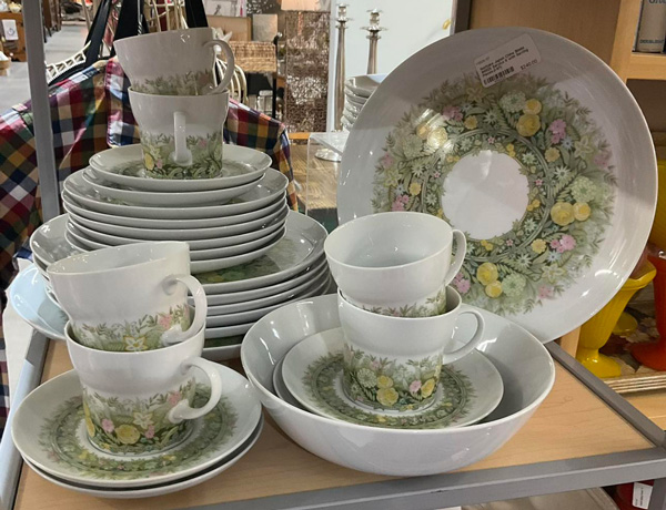 Guide to Vintage Dishes | America's Antique Mall
