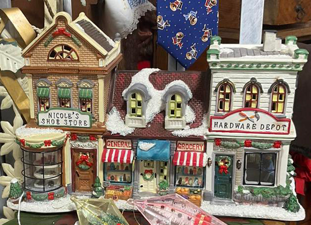 Christmas Village Set from Scratch | America's Antique Mall
