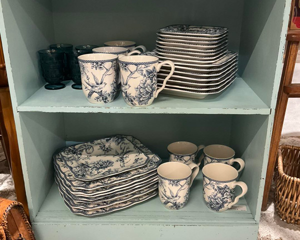 Guide to Vintage Dishes | America's Antique Mall