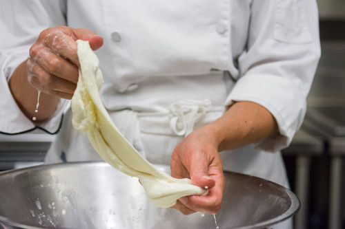 Mozzarella Making Class 12/30 @ 7pm | Green Apron Kitchen