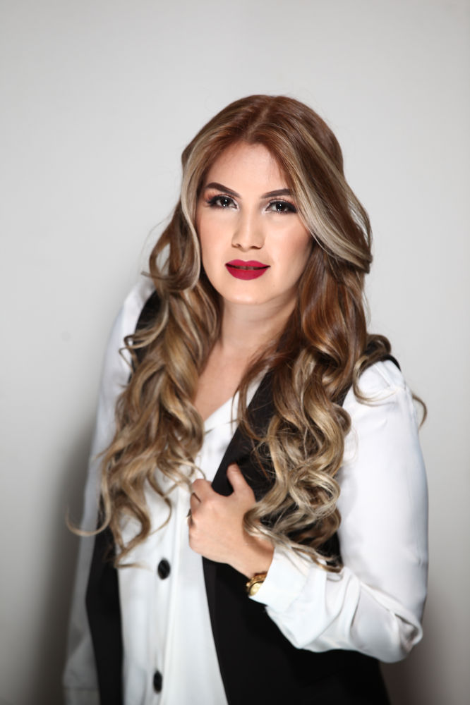 Jenny Fernández: Las mujeres debemos apoyarnos y buscar nuestro propósito