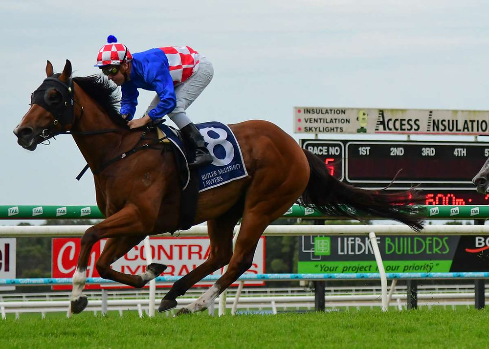 SMYZTER SIZZLES IN FAMOUS COLOURS