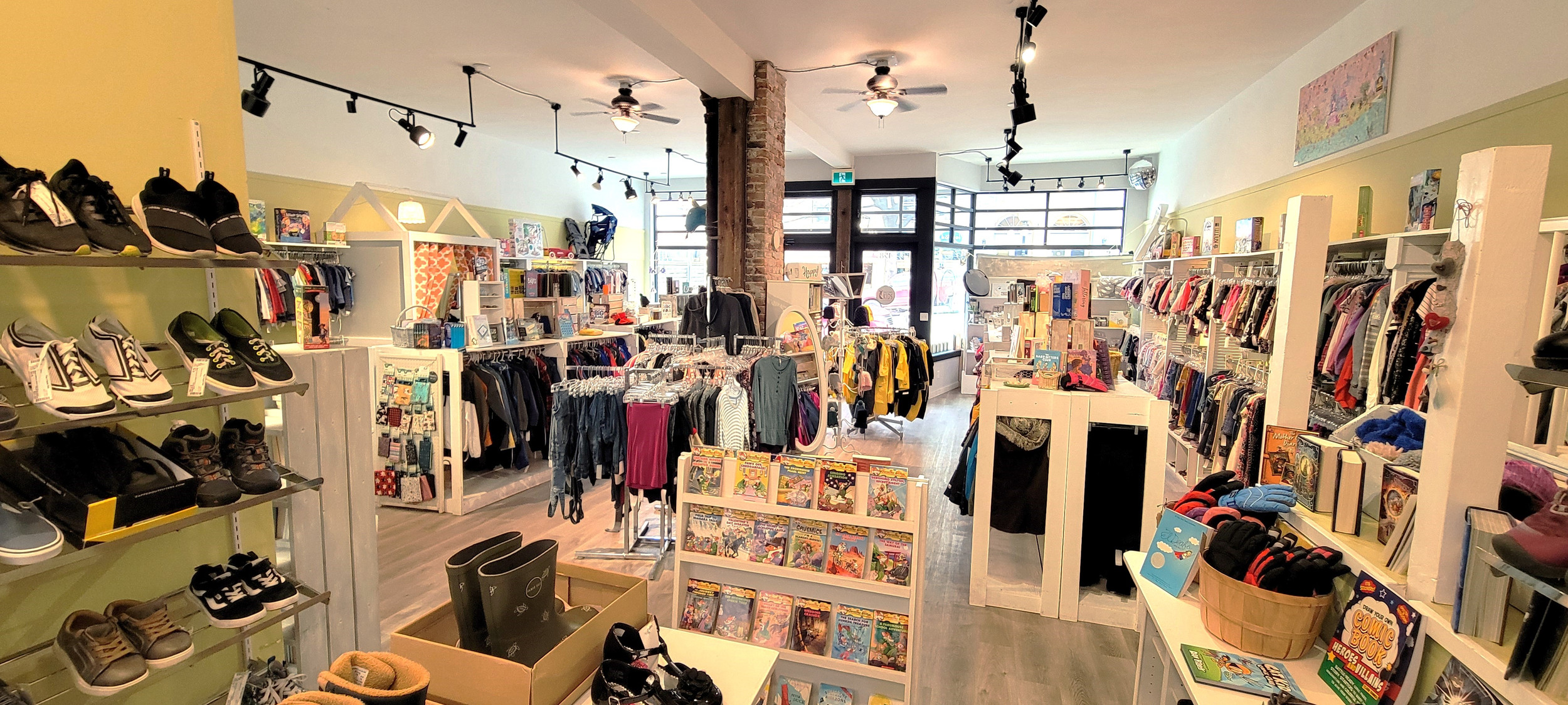 CHILDREN'S CLOTHING - Nelson BC