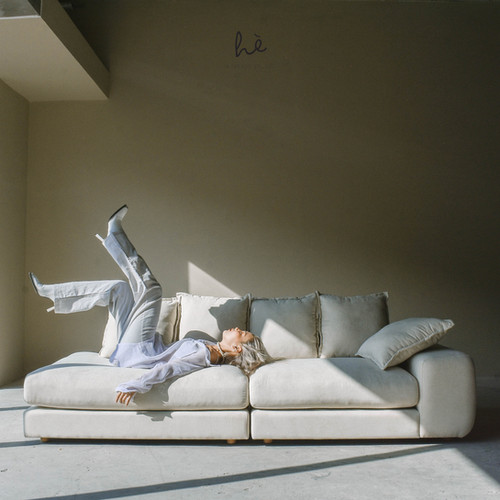 SOFA BREAD (Premium Fabric) | Hè Studio