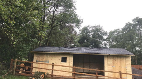 'Local Stable Shelter 25mm Cladding Wooden Timber Stable 12ft x 30ft ...