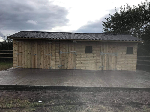 12ft x 24ft Stable plus 10ft Tack room (double door) Static or Mobile ...