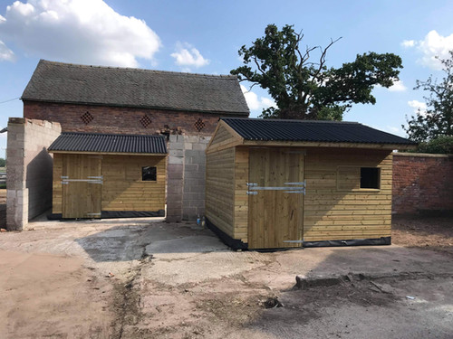14ft x 14ft Single Stable Static or Mobile 25mm Cladding | Timber Stables