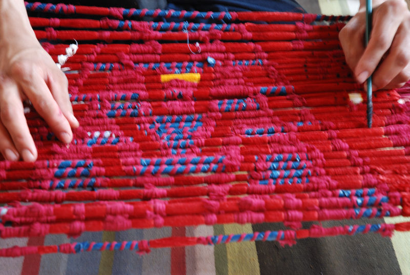 Ikat: dyeing process