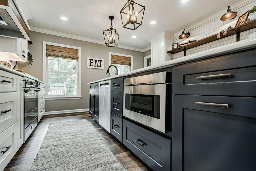 RTA Cabinets vs Custom-Built Cabinets: Which One Fits Your Needs?