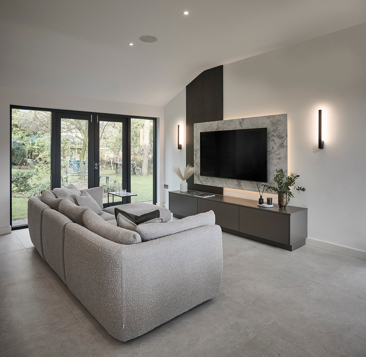 Grid Thirteen | Media units