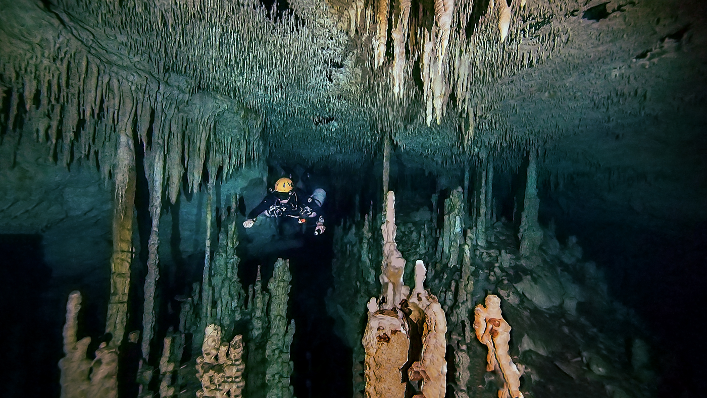 Cave Diving Photos | Scuba Diving Photos