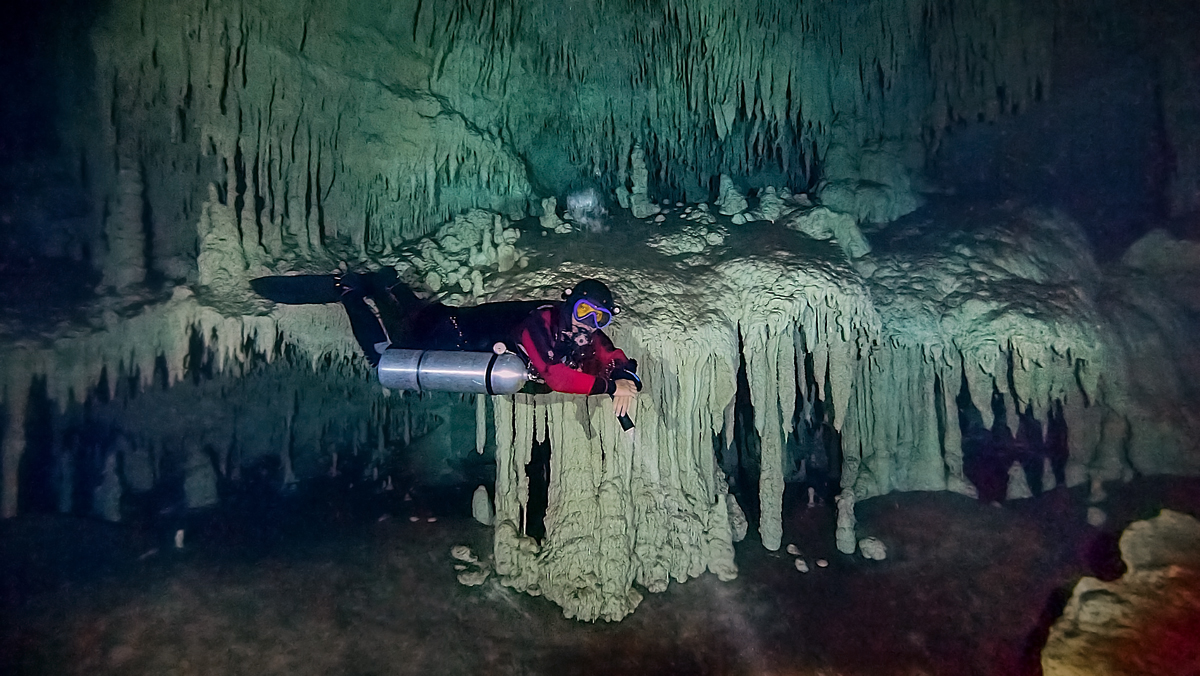 Cave Diving Photos | Scuba Diving Photos