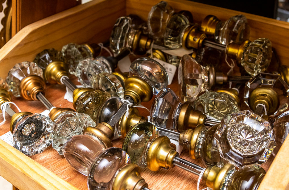 Antiques & Uniques - One of the largest antique malls in Ohio!