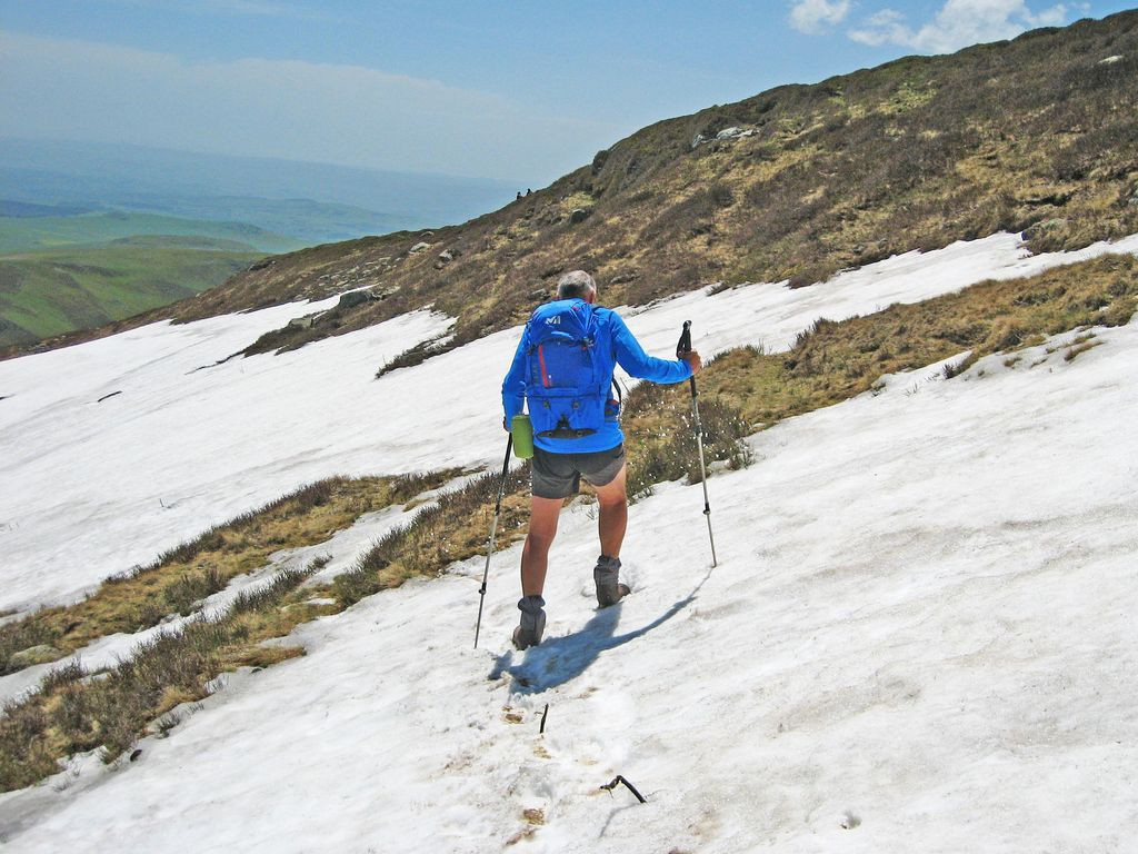 Le randonneur fou - Le GR 400 : tour du volcan cantalien (2018)