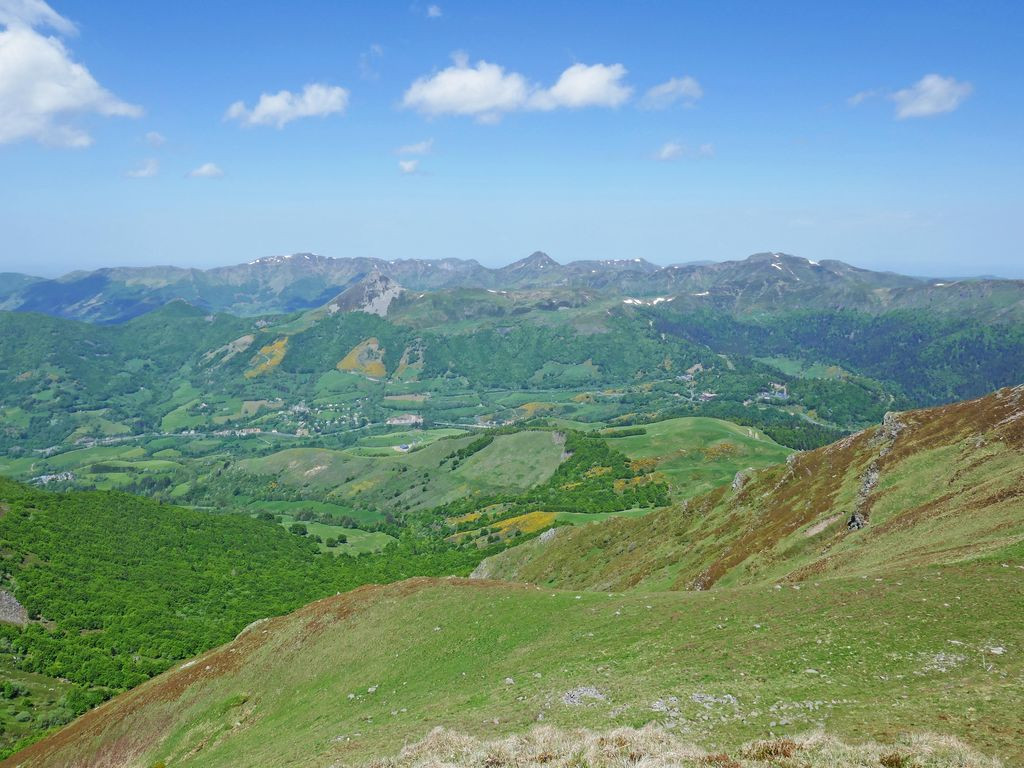 Le randonneur fou - Le GR 400 : tour du volcan cantalien (2018)